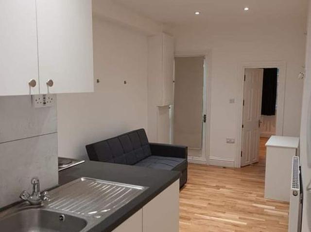 1 bedroom flat in London