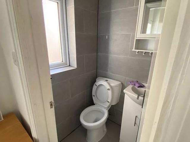 1 bedroom flat in London