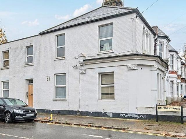 1 bedroom flat in London