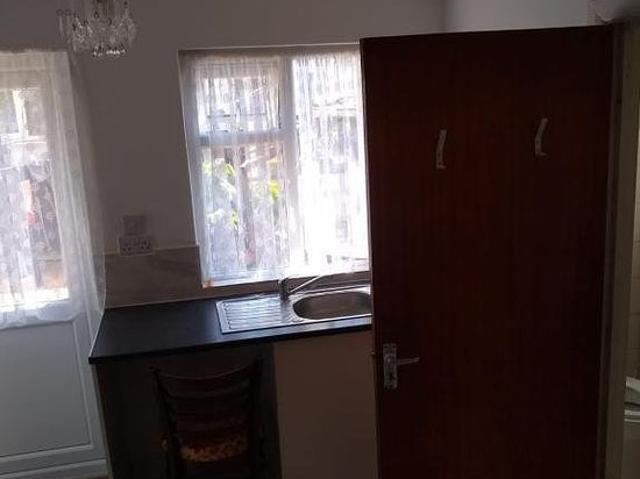 1 bedroom flat in London