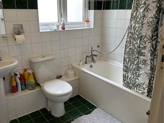1 bedroom flat in London