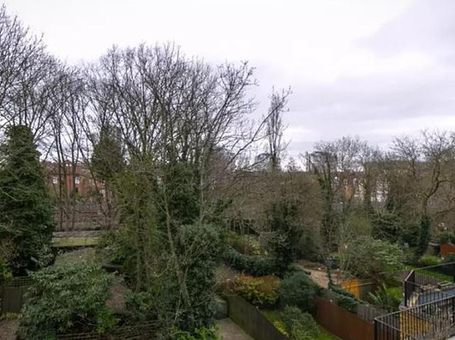 1 bedroom flat in London