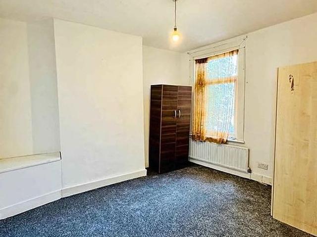 1 bedroom flat in London
