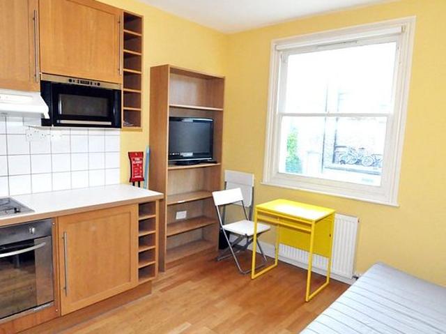 1 bedroom flat in London