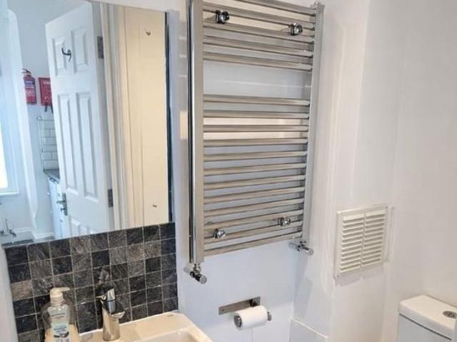 1 bedroom flat in London