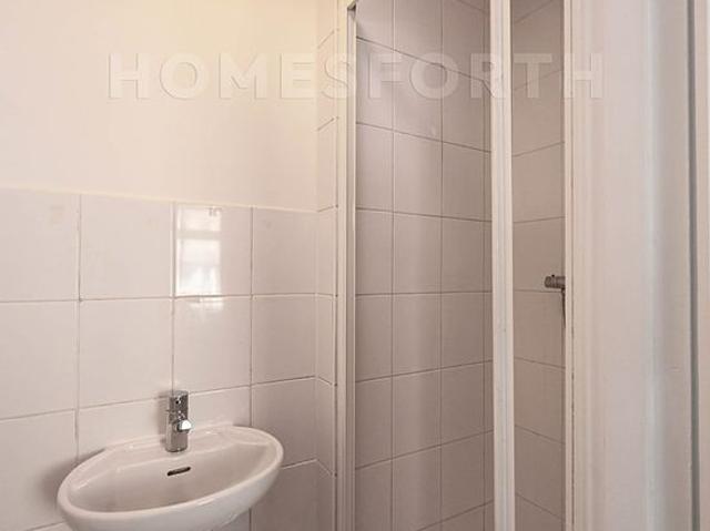 1 bedroom flat in London