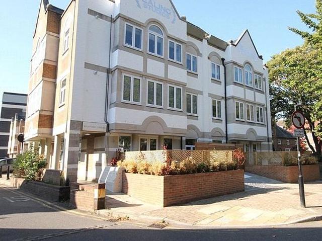 1 bedroom flat in London