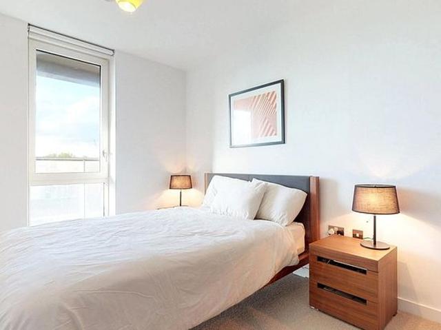 1 bedroom flat in London