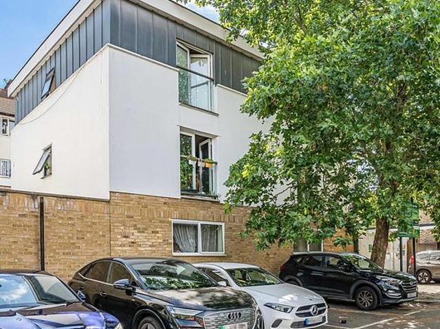 1 bedroom flat in London