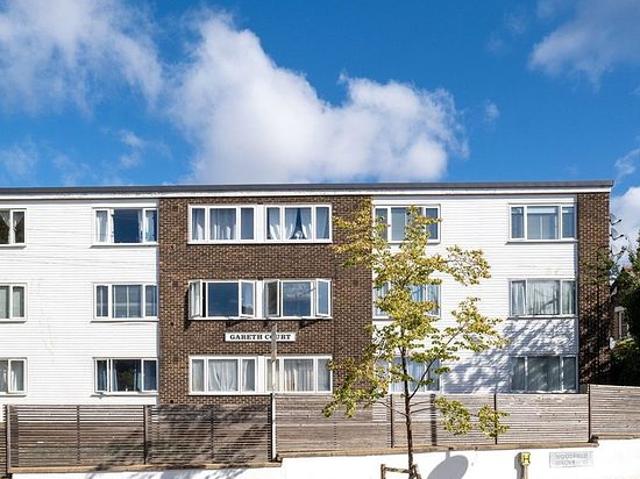 1 bedroom flat in London