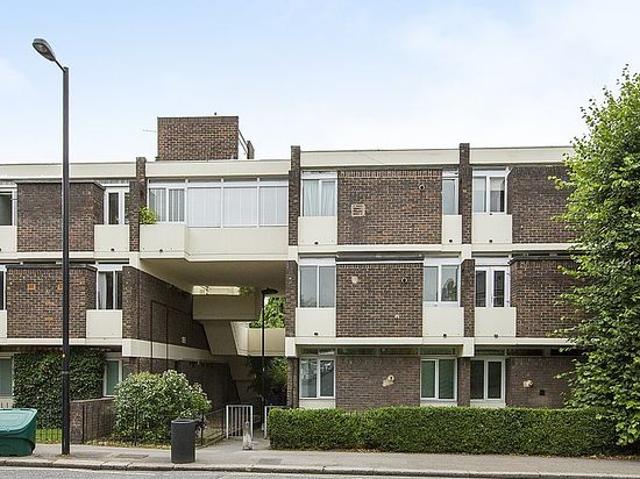 1 bedroom flat in London