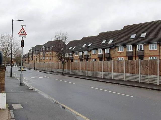 1 bedroom flat in London