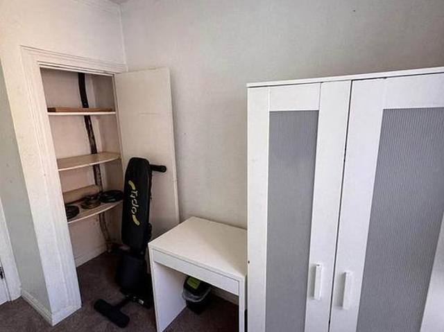 1 bedroom flat in London