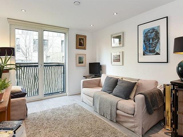 1 bedroom flat in London