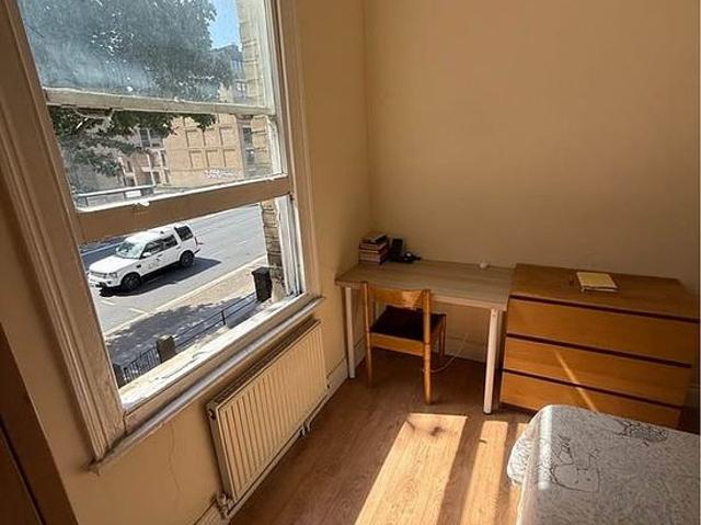 1 bedroom flat in London