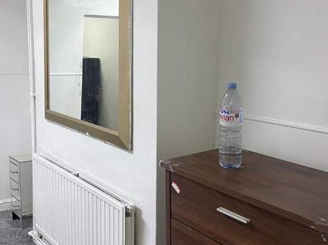 1 bedroom flat in London
