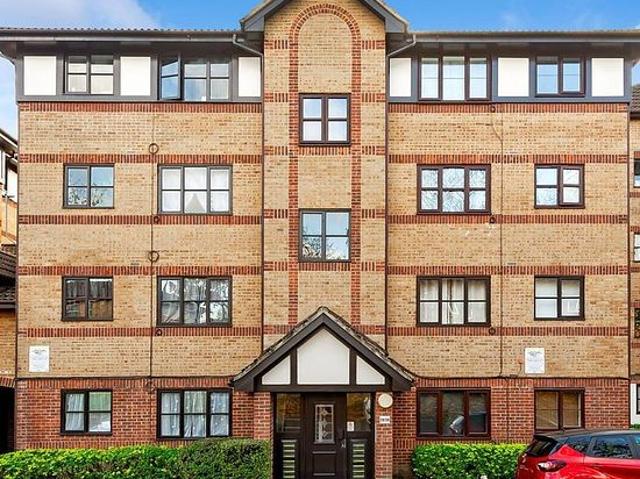 1 bedroom flat in London