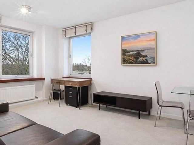 1 bedroom flat in London