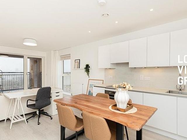 1 bedroom flat in London