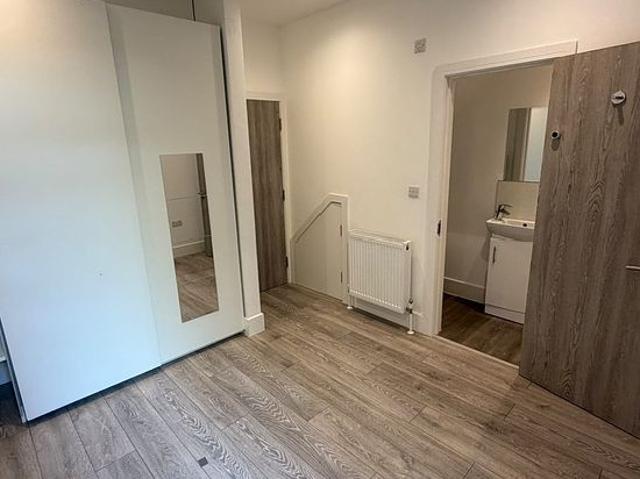 1 bedroom flat in London
