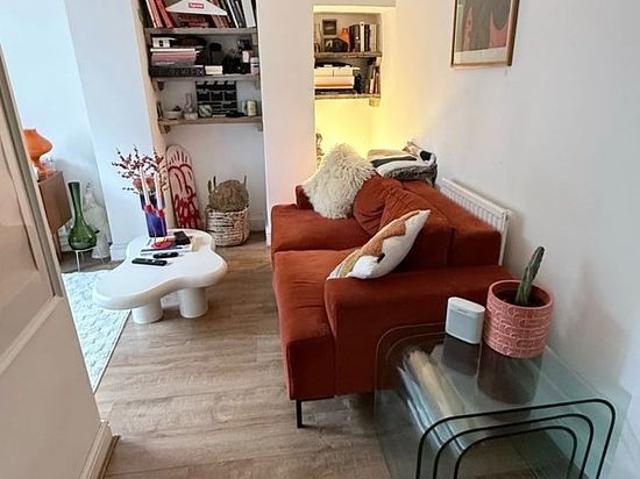 1 bedroom flat in London