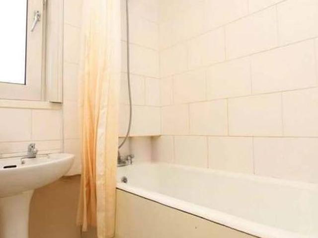 1 bedroom flat in London
