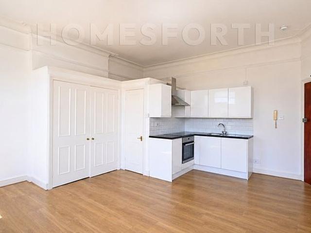 1 bedroom flat in London