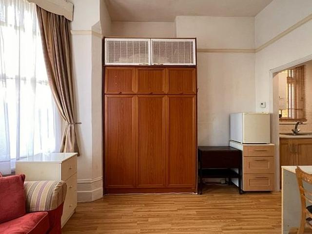 1 bedroom flat in London