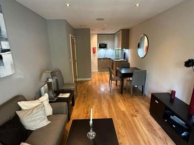 1 bedroom flat in London