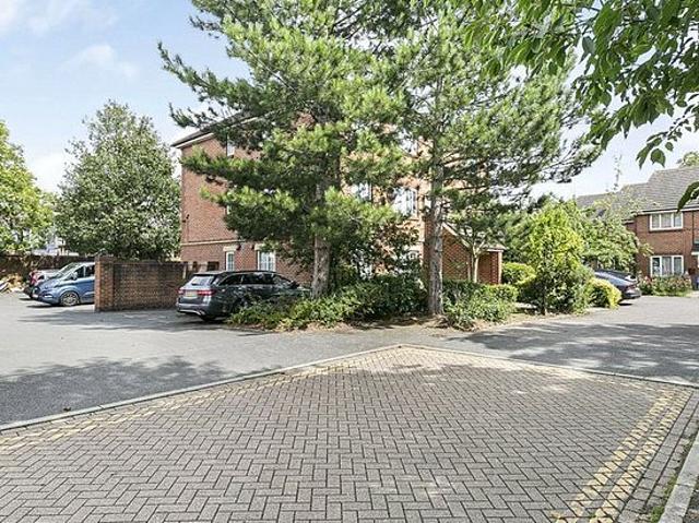 1 bedroom flat in Mitcham
