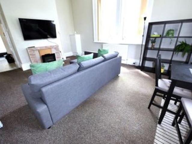 1 bedroom Flat in Springwood Road Flat 3, Leeds