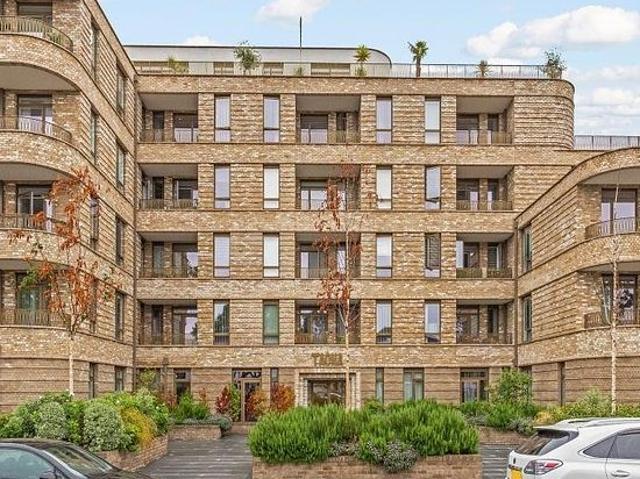 1 bedroom flat in Stanmore