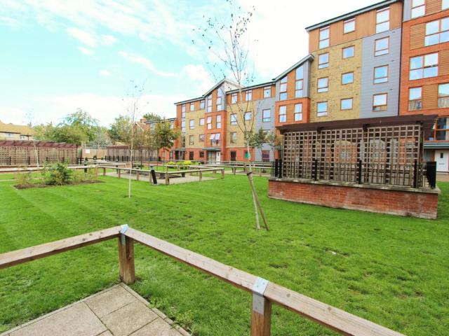 1 Bedroom Flat Let in