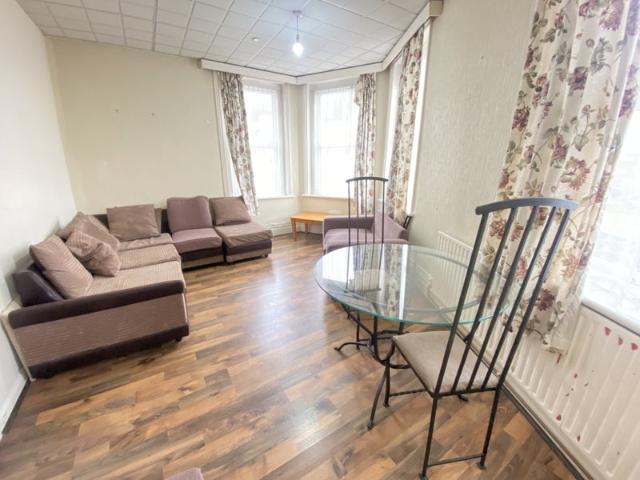1 Bedroom Flat* Manor Road* West Ealing*W13
