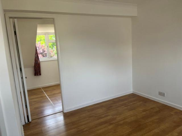 1 bedroom flat. Open plan living room and kitchen