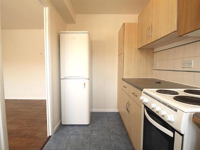 1 Bedroom Flat Purpose Built To Let