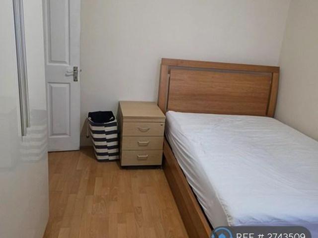 1 bedroom flat share to rent