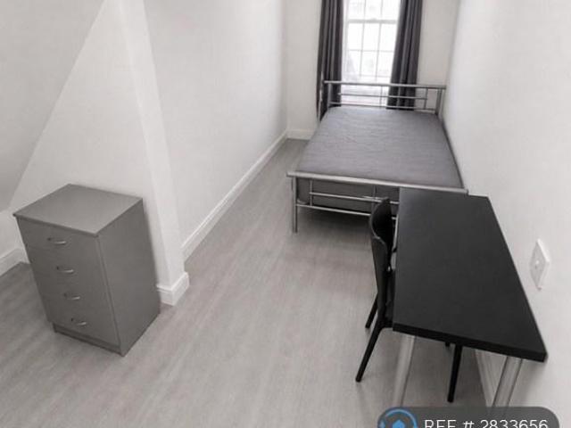 1 bedroom flat share to rent