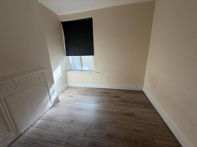 1 bedroom flat share to rent