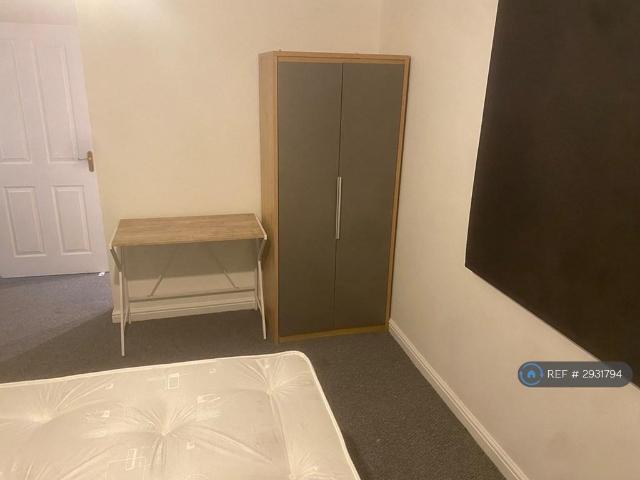 1 bedroom flat share to rent