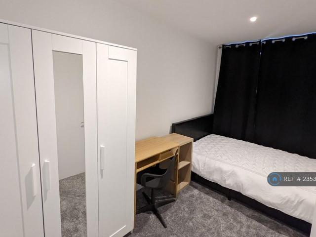 1 bedroom flat share to rent
