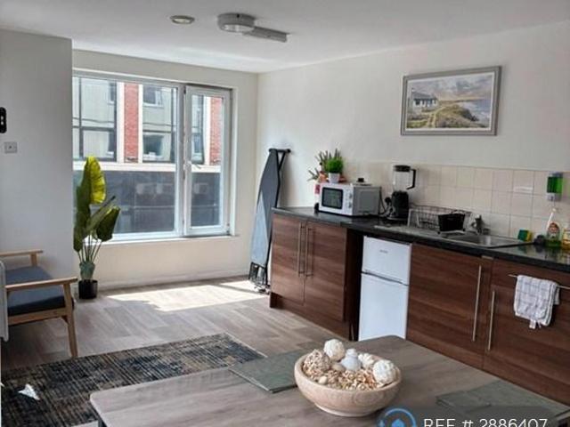 1 bedroom flat share to rent