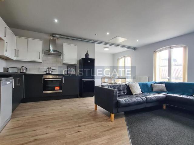 1 bedroom flat share to rent