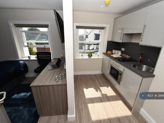 1 bedroom flat share to rent