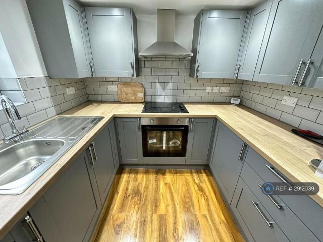 1 bedroom flat share to rent