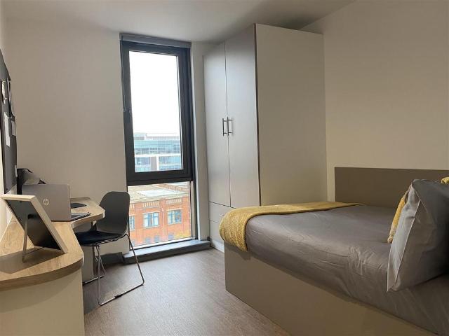 1 bedroom flat share to rent
