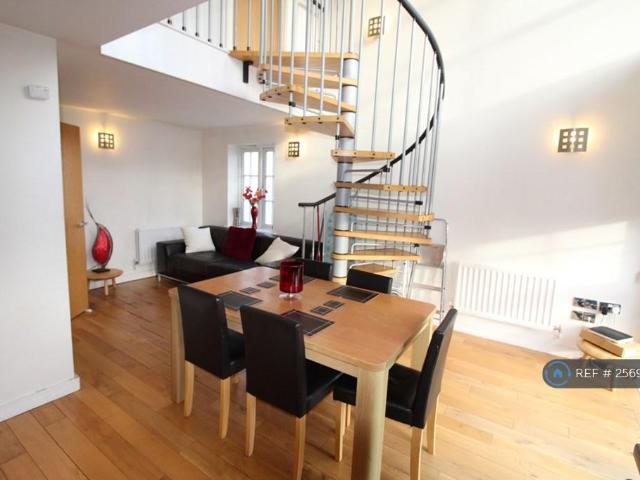 1 bedroom flat share to rent