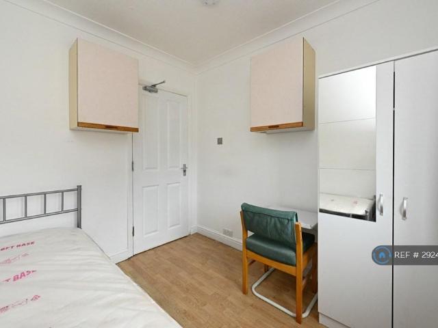 1 bedroom flat share to rent