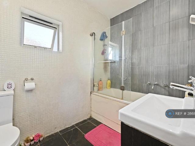 1 bedroom flat share to rent