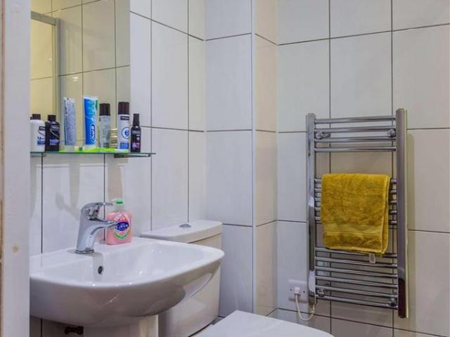 1 bedroom flat share to rent